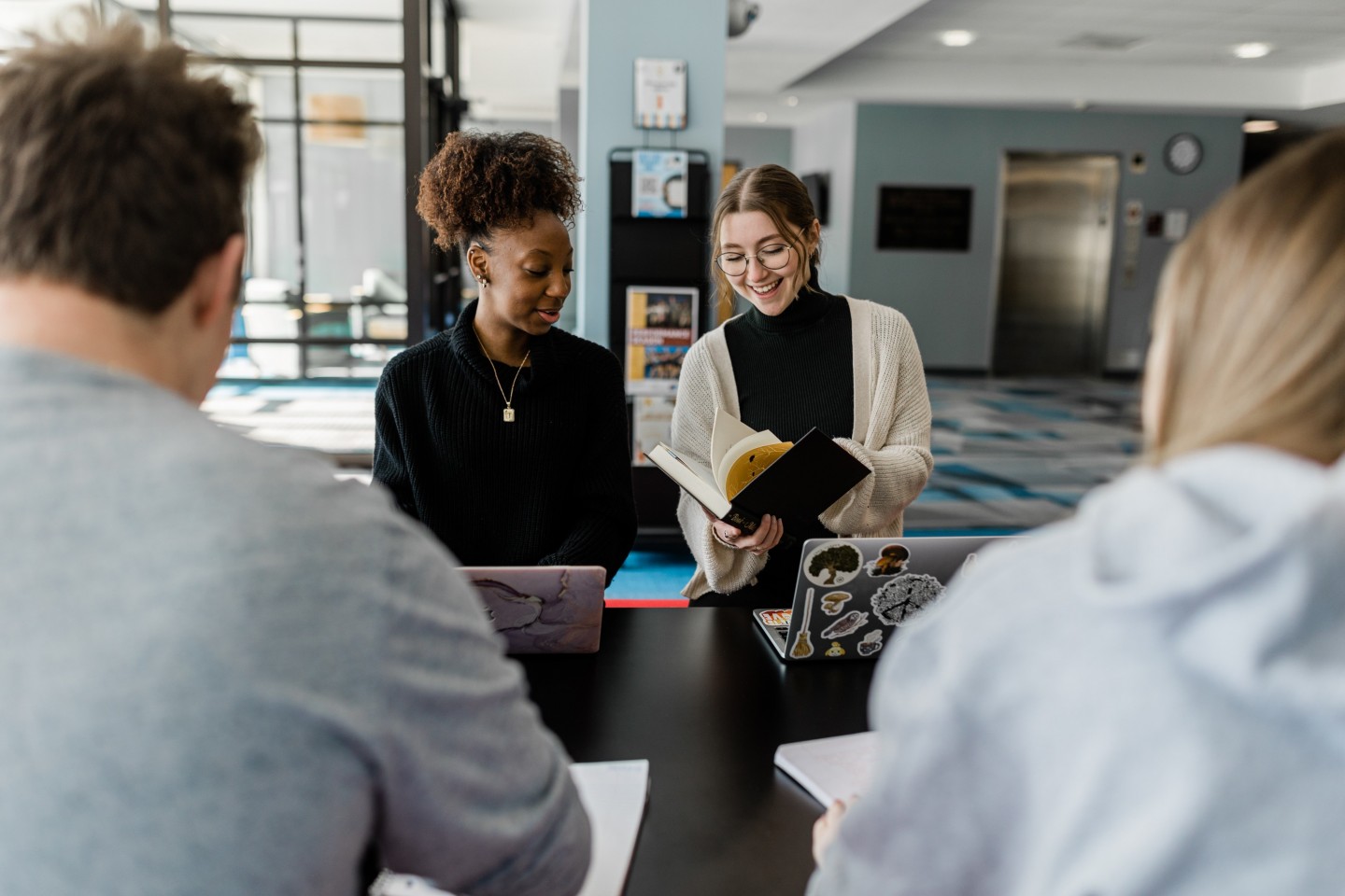 How to Build Habits and Accomplish Your Goals This Semester | Dean College