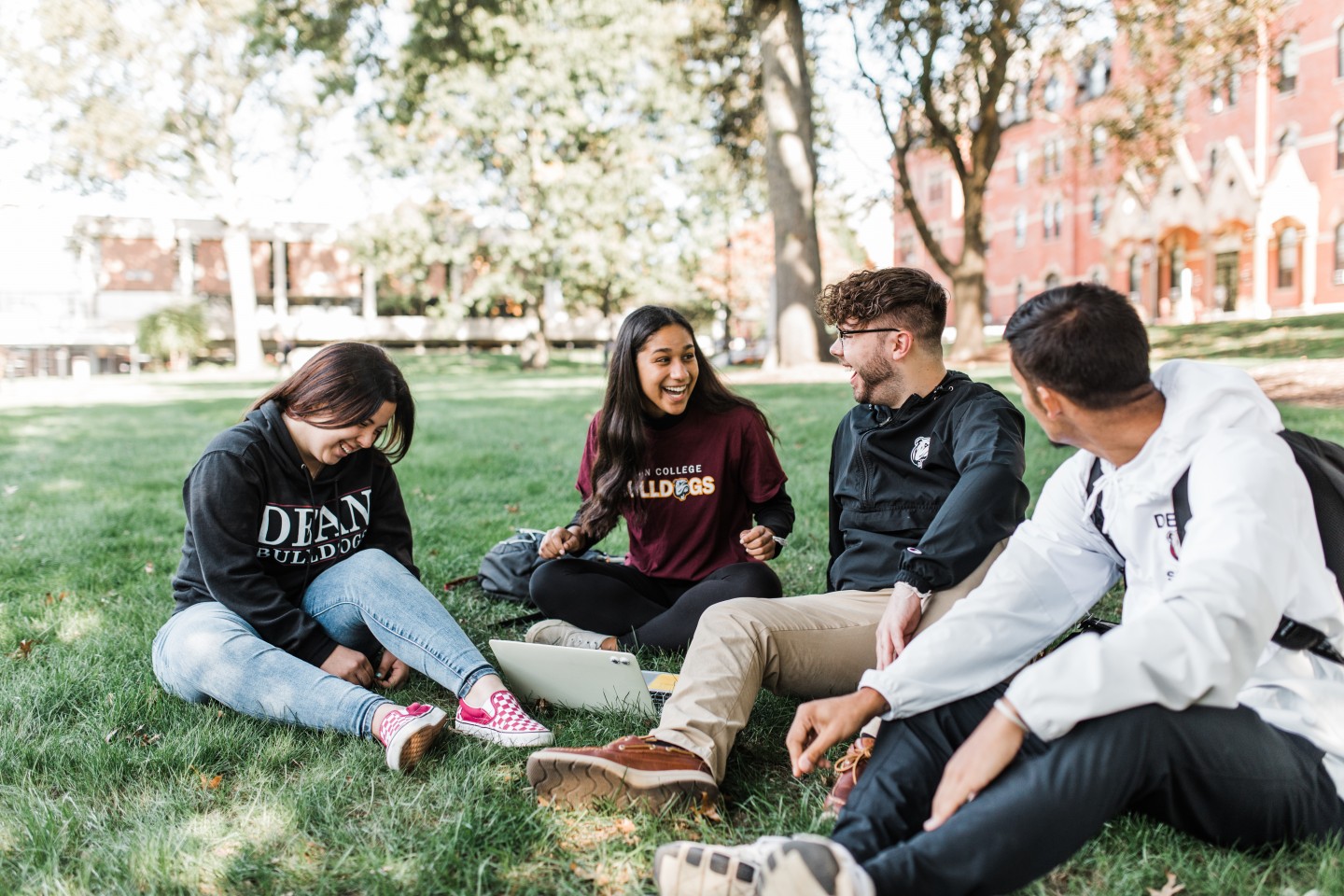 A Guide to Finding Your Ideal College | Dean College