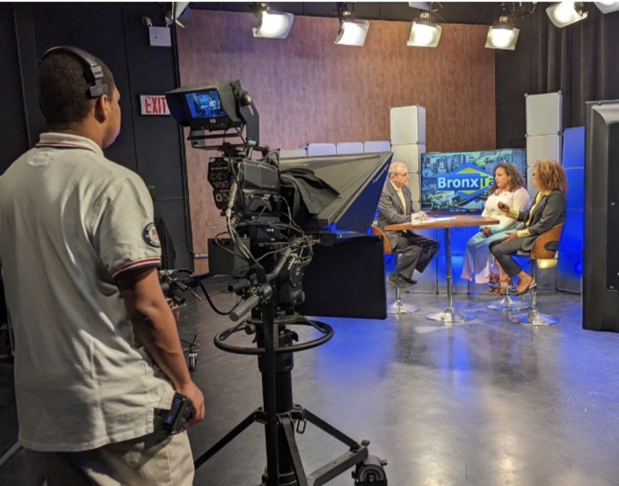 Sports Broadcasting Major Gains Experience Working on Live Television ...