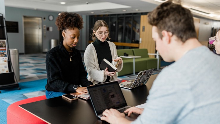 Associate Degree Programs | Dean College