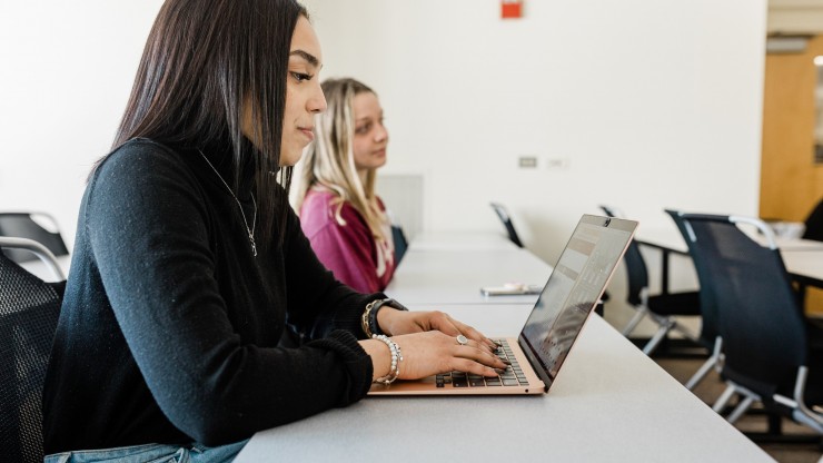 Business Degree Programs | Dean College