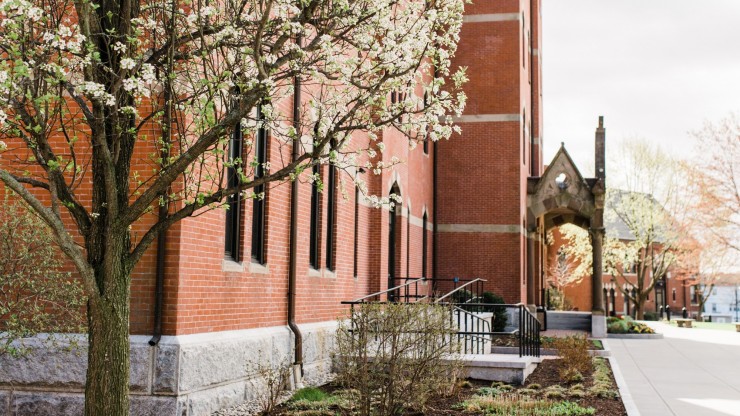 Student Parking Facilities & Information | Dean College