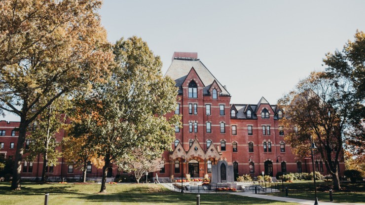 Facts and Figures | Dean College